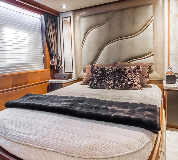 Yacht AZIMUT YCG 120', Azimut | CHARTERWORLD Luxury Superyacht Charters